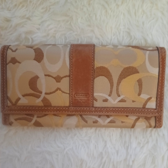 Coach | Bags | Coach Vintage Wallet Leather And Classic Fabric Monogram ...